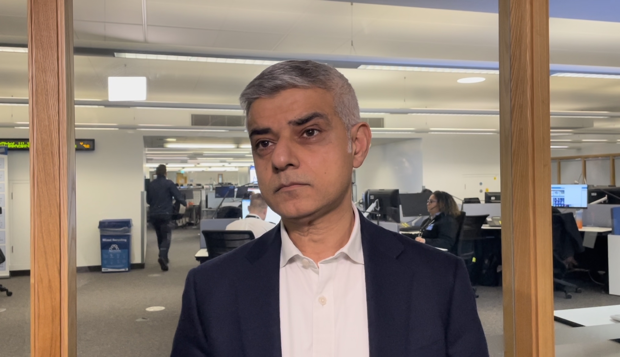 Khan hails faster 999 call pick-up times by Met Police - Enfield Dispatch