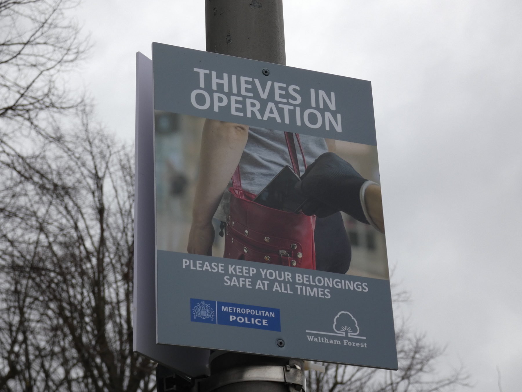 Half of phone thefts in London 'not investigated further' - Enfield ...