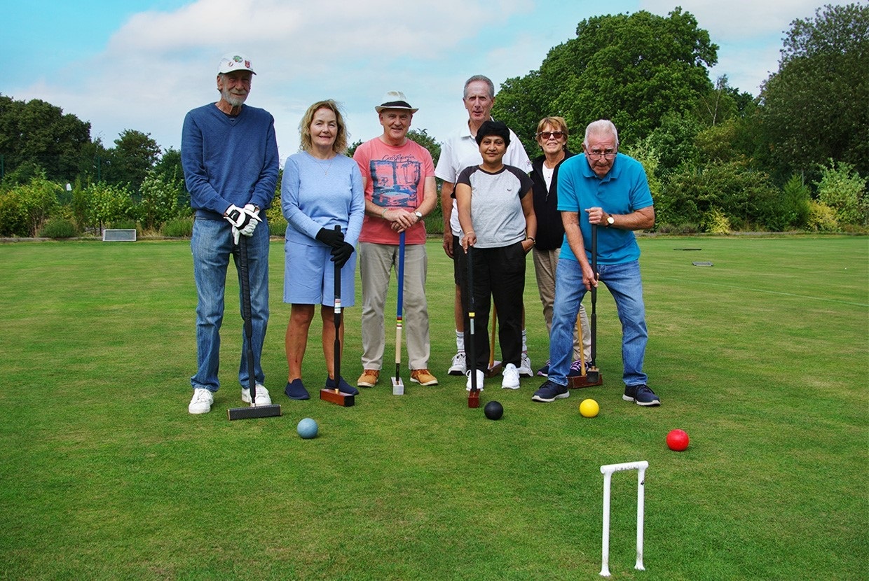 Showing the way to croquet - Enfield Dispatch