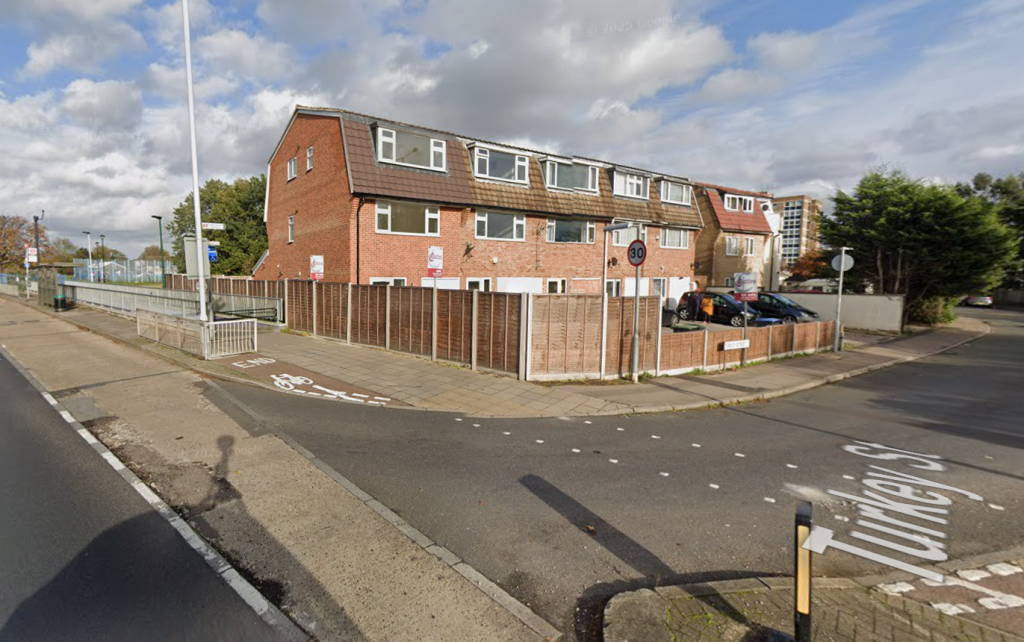 Pedestrian dies after being hit by van in Bullsmoor - Enfield Dispatch